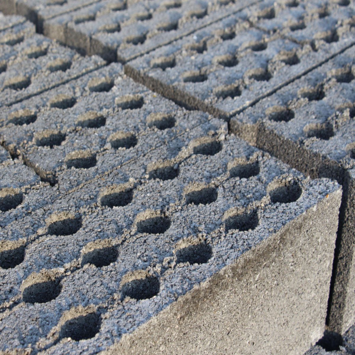 POINT P - Bloc béton plein perforé - classe B80 - 500x200x200 mm | Point.P