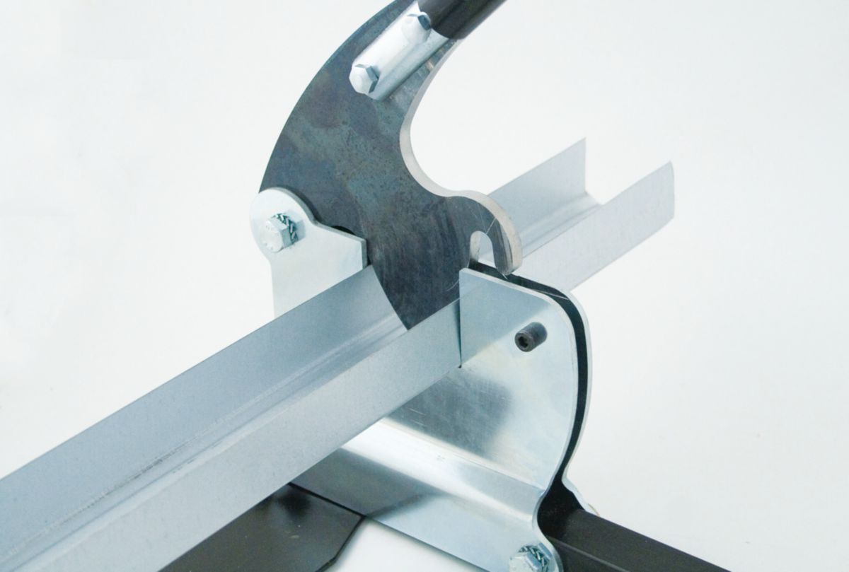 EDMA - Guillotine pour rail et montant de 48mm stud cutter | POINT.P