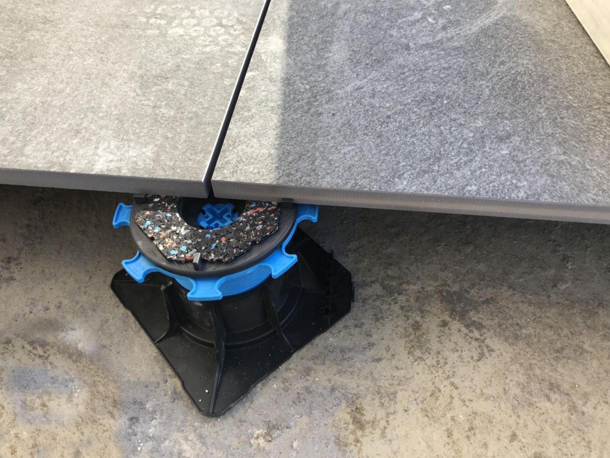 JOUPLAST - Plot Cleman standard pour dalle de terrasse - noir/bleu - H ...