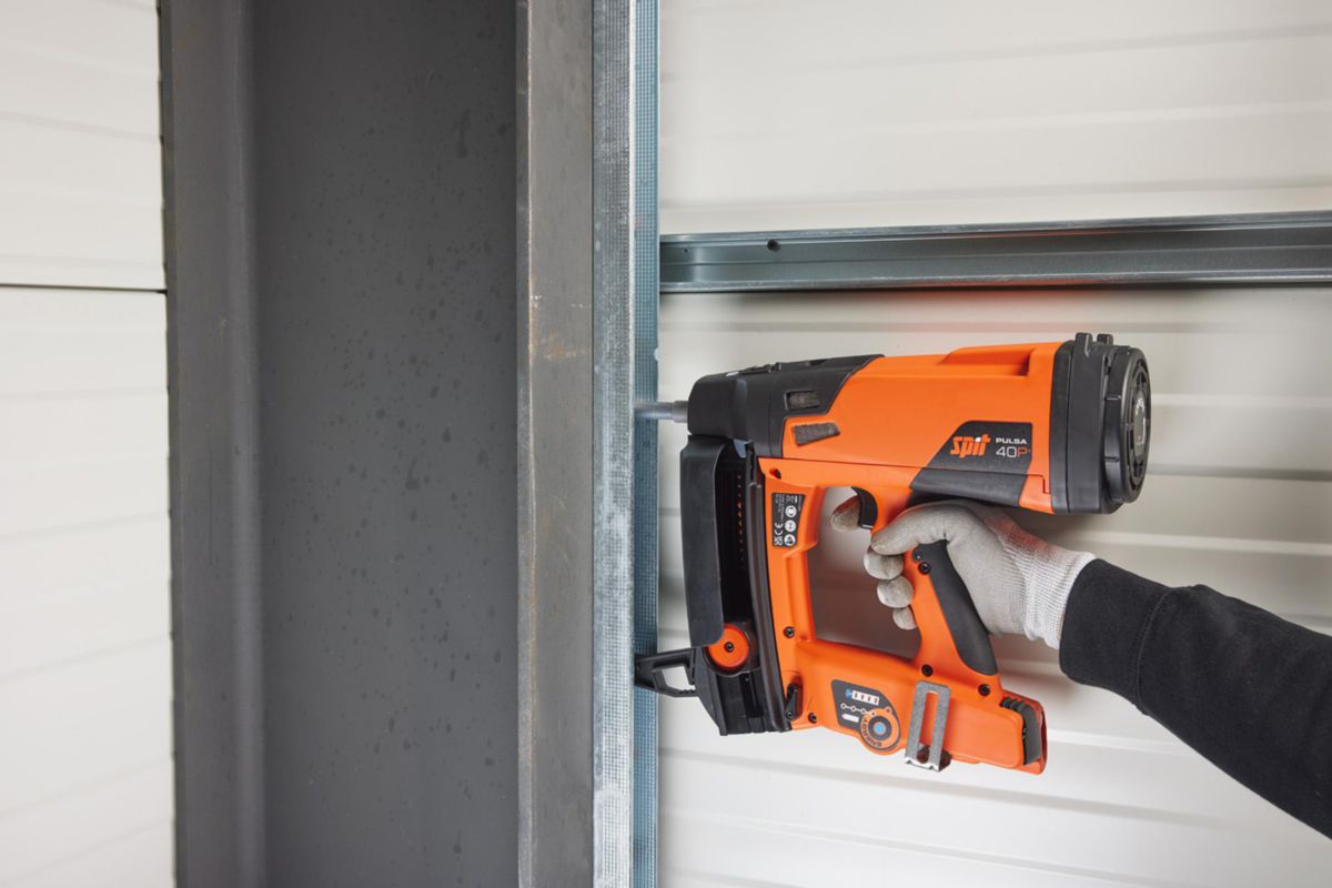 SPIT - Cloueur gaz Spit Pulsa 40P+ - spécial plaquiste | POINT.P