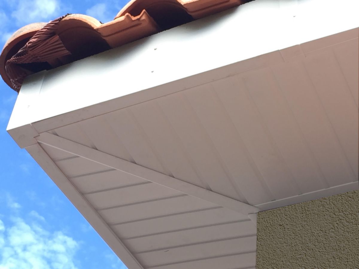 ULTIBAT - Bandeau de rive PVC cellulaire équerre 9x150mm longueur 5m ...