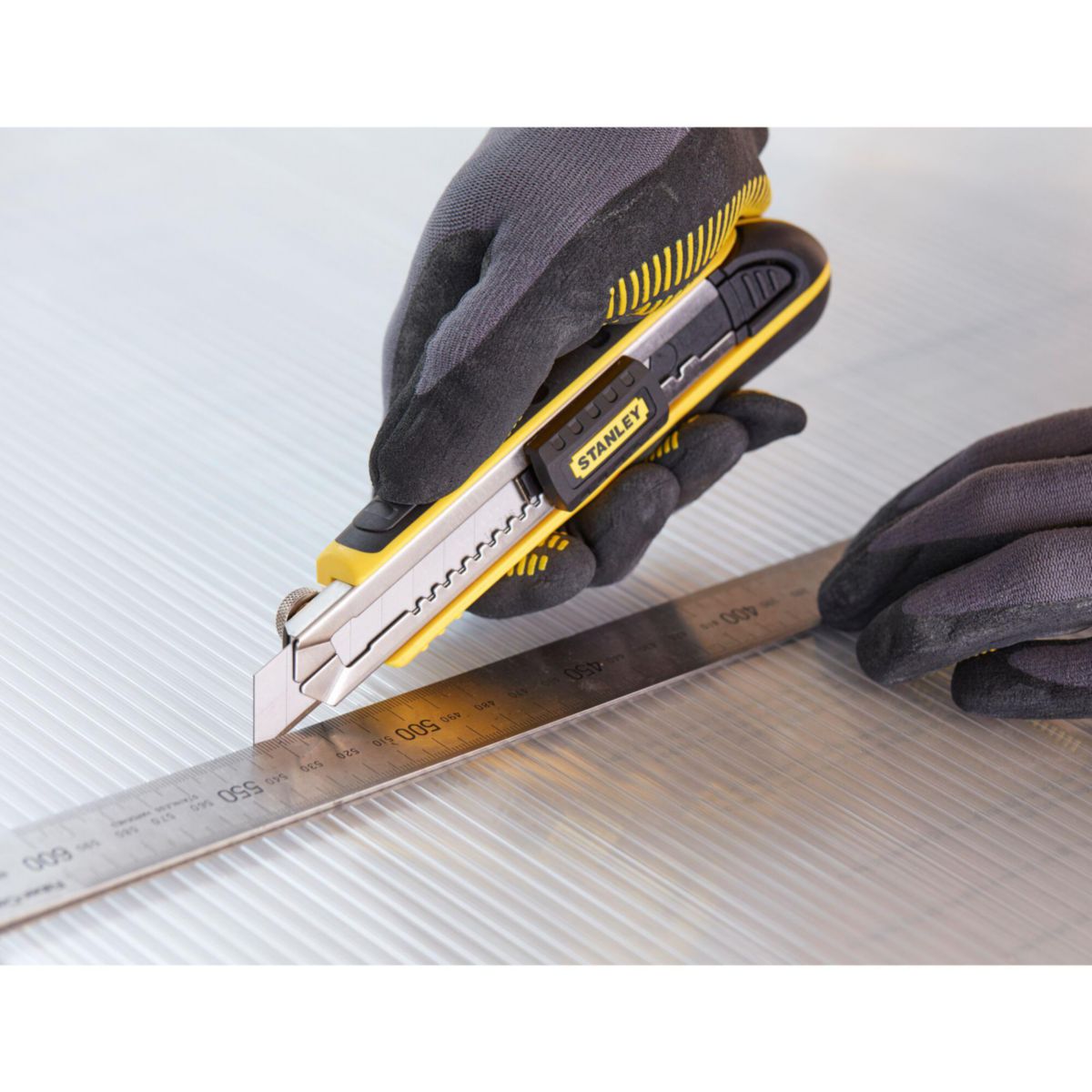 STANLEY - Cutter FatMax à cartouche 18 mm | POINT.P