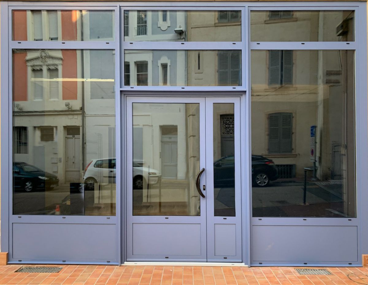 SOMALU - Porte grand passage Aluminium sur mesure | POINT.P