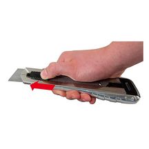 NOVIPRO - Cutter à lame rétractable - l. lame 25 mm | POINT.P