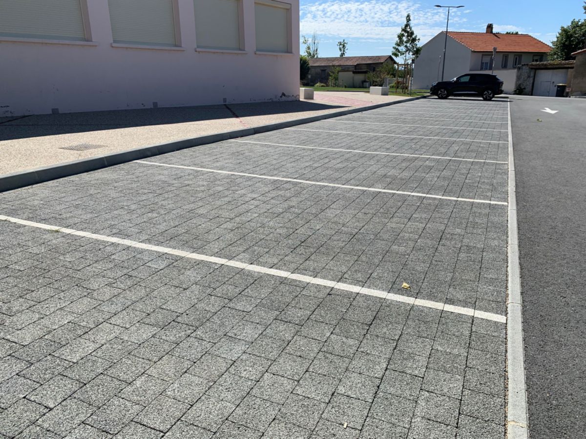 ALKERN - Pavé béton drainant Aquafil - gris - 20x20x8 cm | POINT.P